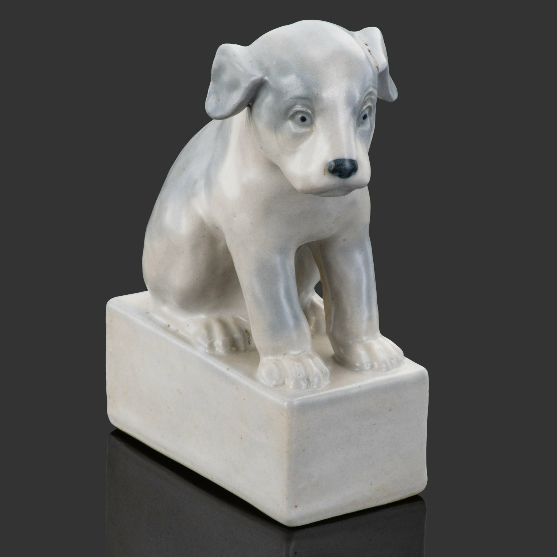 Статуэтка "Щенок", фарфор, роспись, СССР, 1930-1950 гг.