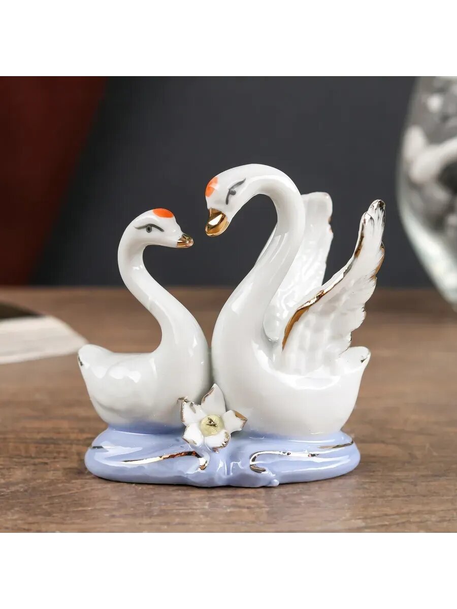 Статуэтка молодоженам для интерьера