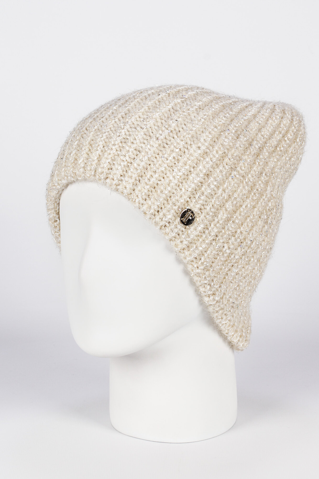 Шапка для женщин