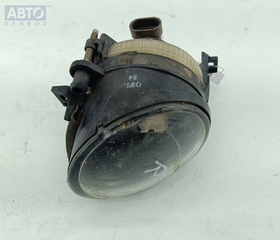 Фара противотуманная правая Volkswagen Caddy (2004-2010)