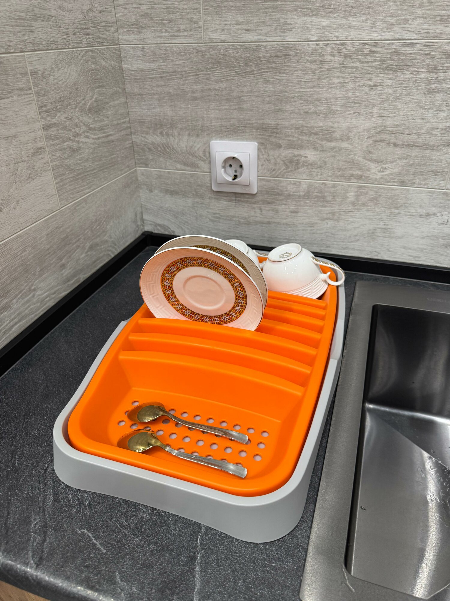 Сушилка для посуды "MARUS" 47,5х28х6 см, поддон, пластик, оранжевая