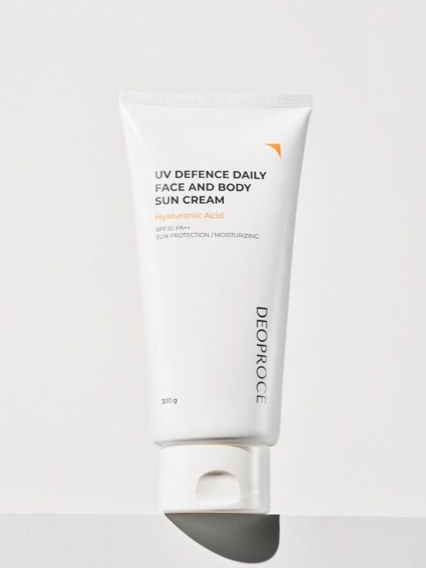 Deoproce Крем для лица и тела солнцезащитный UV DEFENCE DAILY FACE AND BODY SUN CREAM SPF30 PA++ 300 мл.