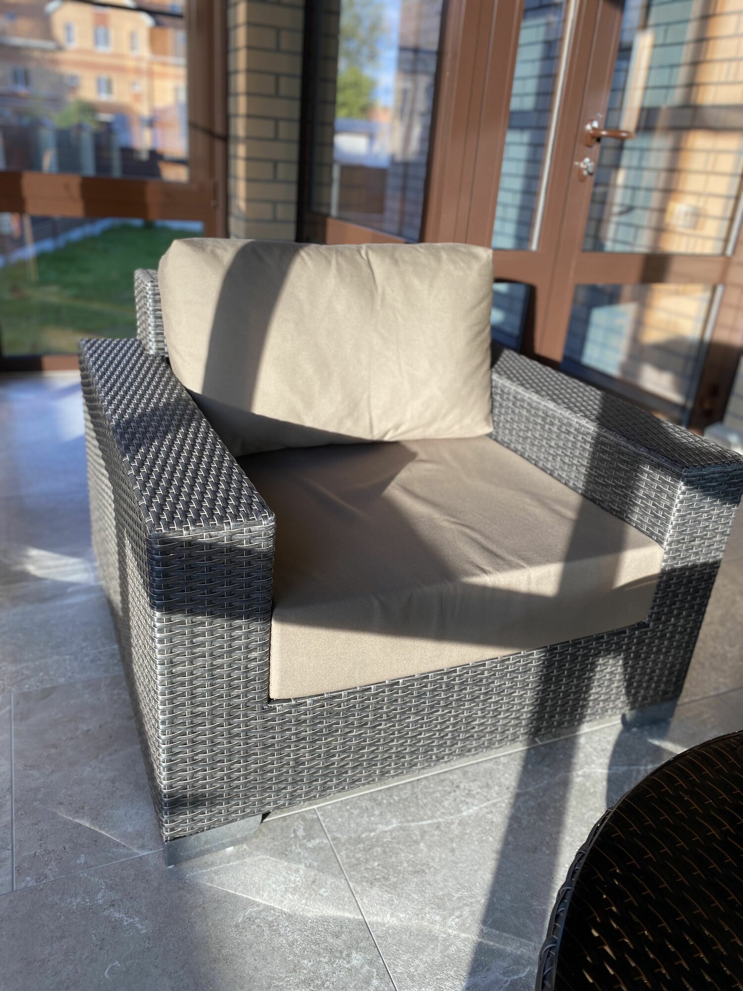 Кресло из искусственного ротанга Майами, цвет темно-серый, с подушками