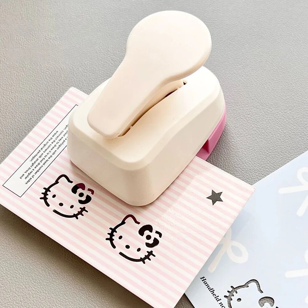Вырубной инструмент Hello Kitty, белый