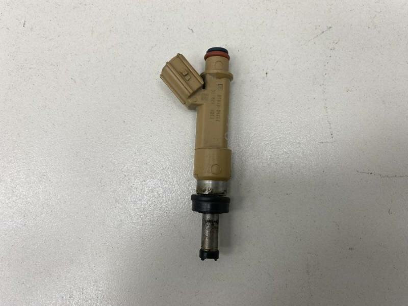 Форсунка инжекторная электрическая Toyota Corolla E180 2013 кат.номер: 232500T030 2320909130