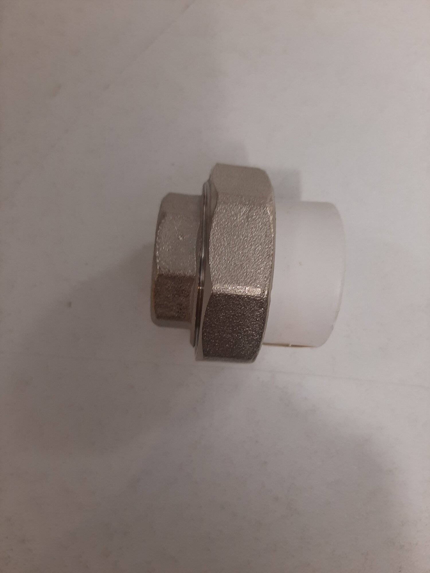 Американка разъёмная, полипропилен белая, с внутренней резьбой 25x3/4, для полипропиленовых труб