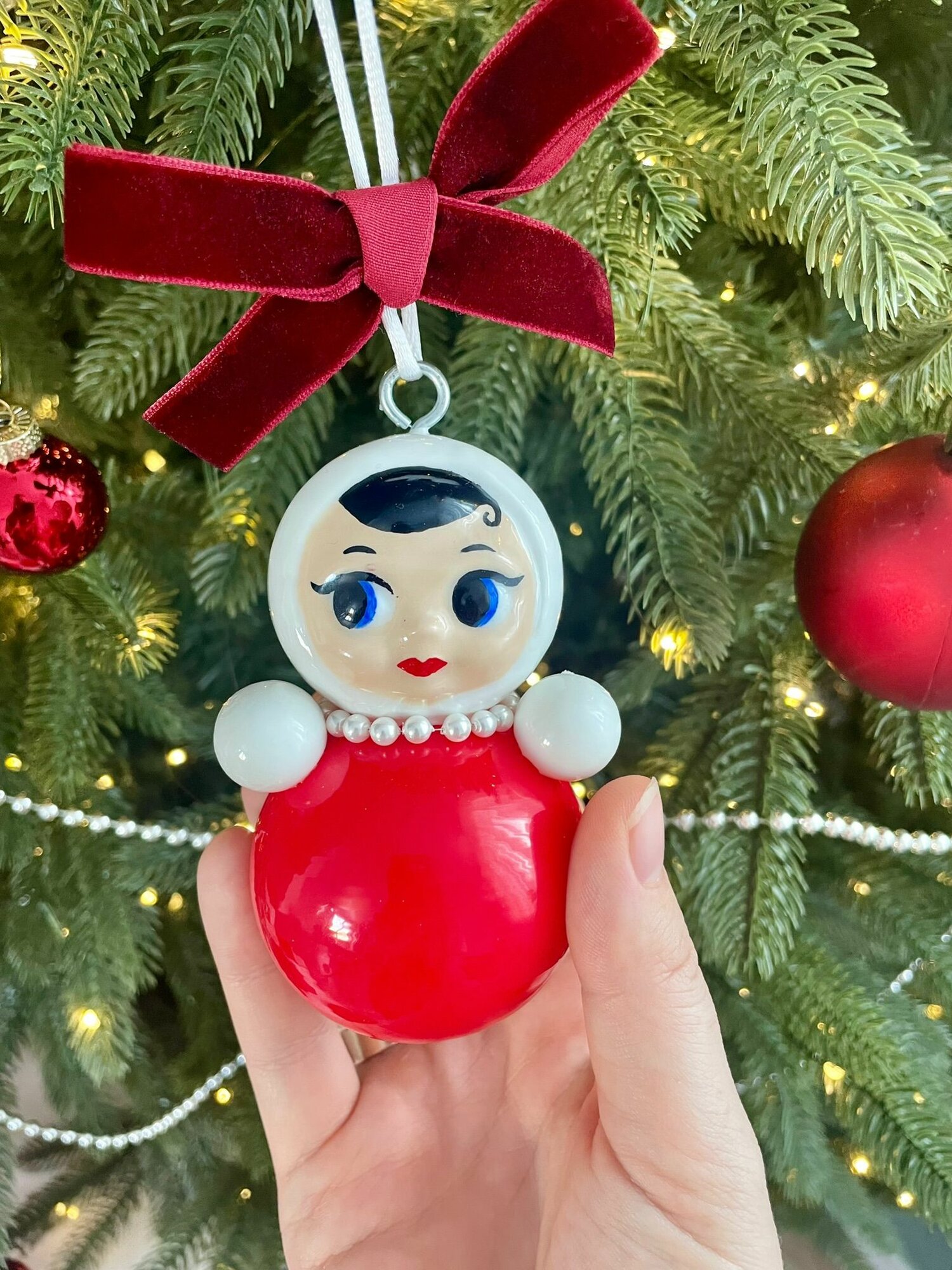 Коллекционная ёлочная игрушка Неваляшка красная ручной работы
