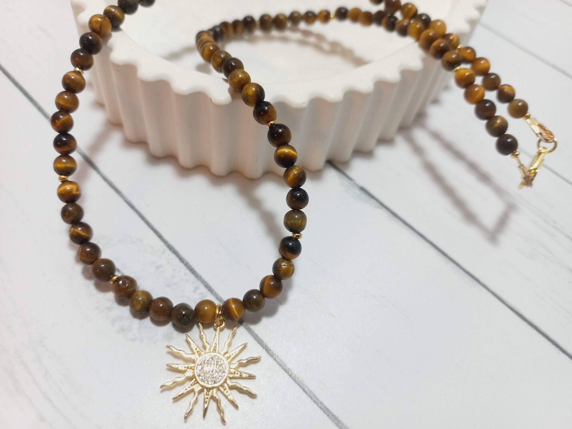 Колье, тигровый глаз