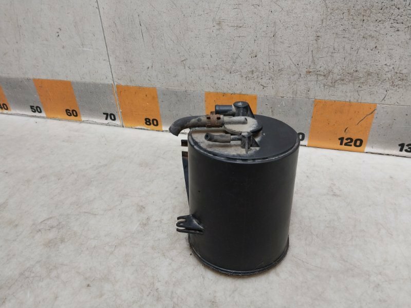 Б/У Абсорбер (фильтр угольный) Mitsubishi Carisma 2000 DA2A 469492 MITSUBISHI арт. MR910705