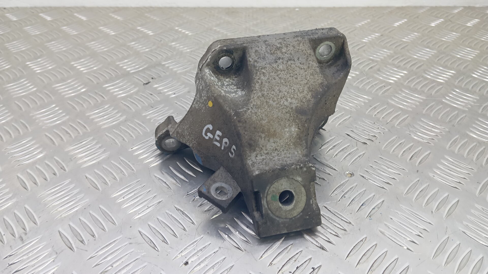 Кронштейн двигателя дизельный AUDI A6 C6