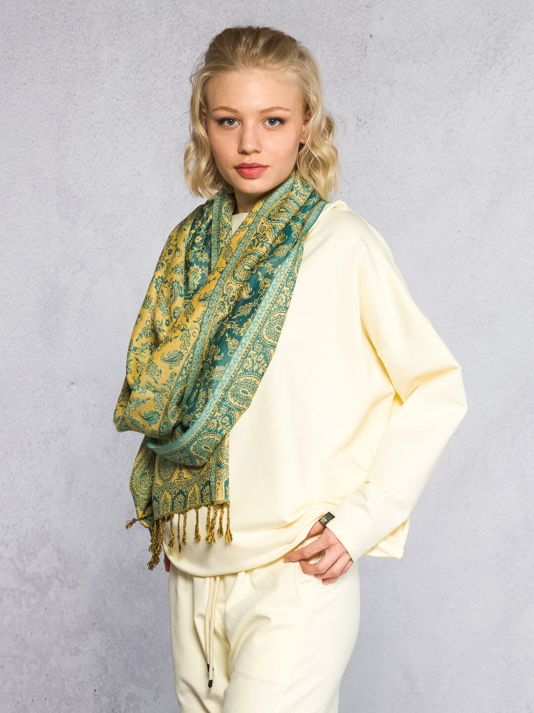 Палантин для женщин