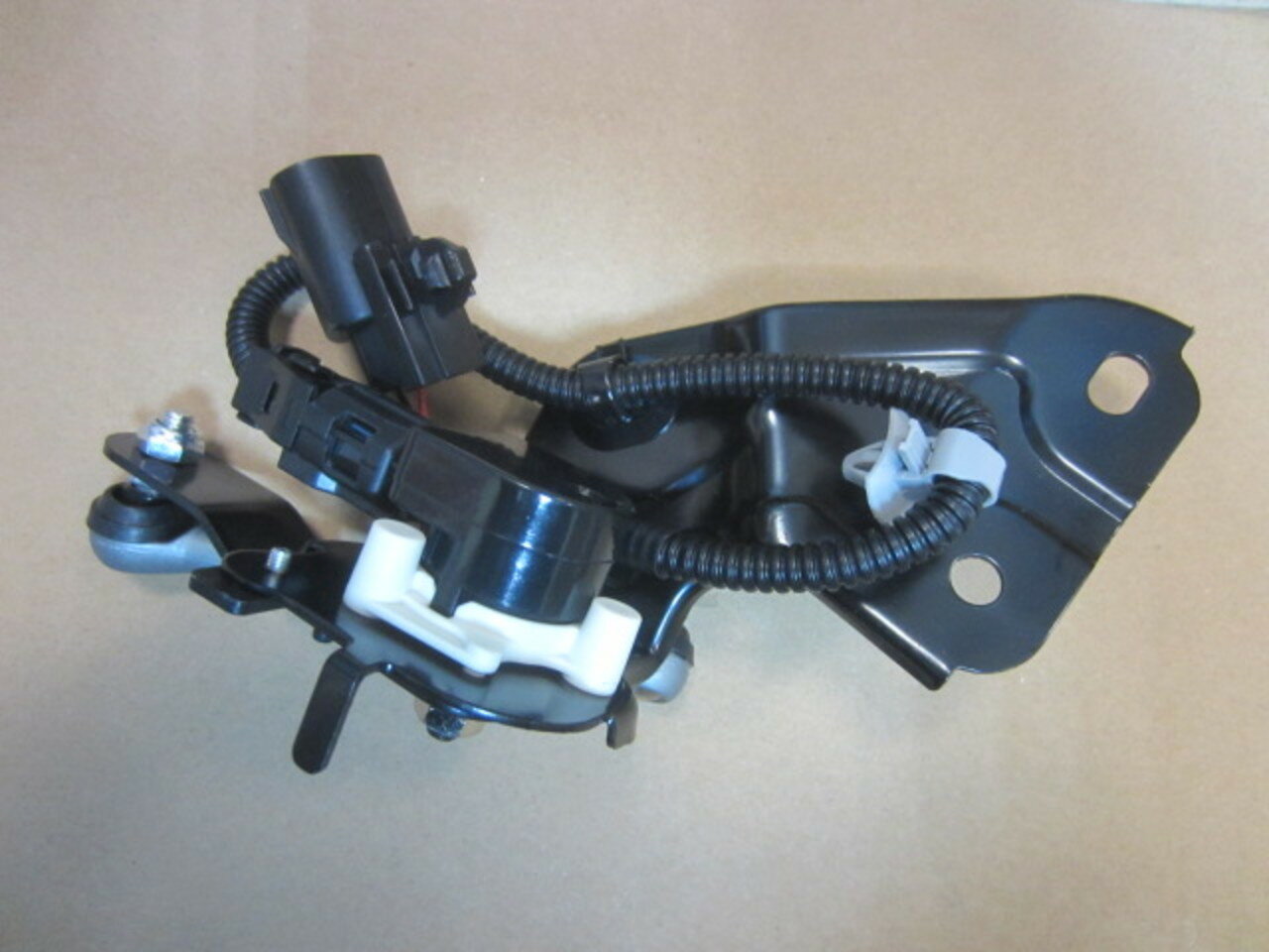 Датчик положения кузова правый совместим с Land Cruiser Prado 150 8940760040