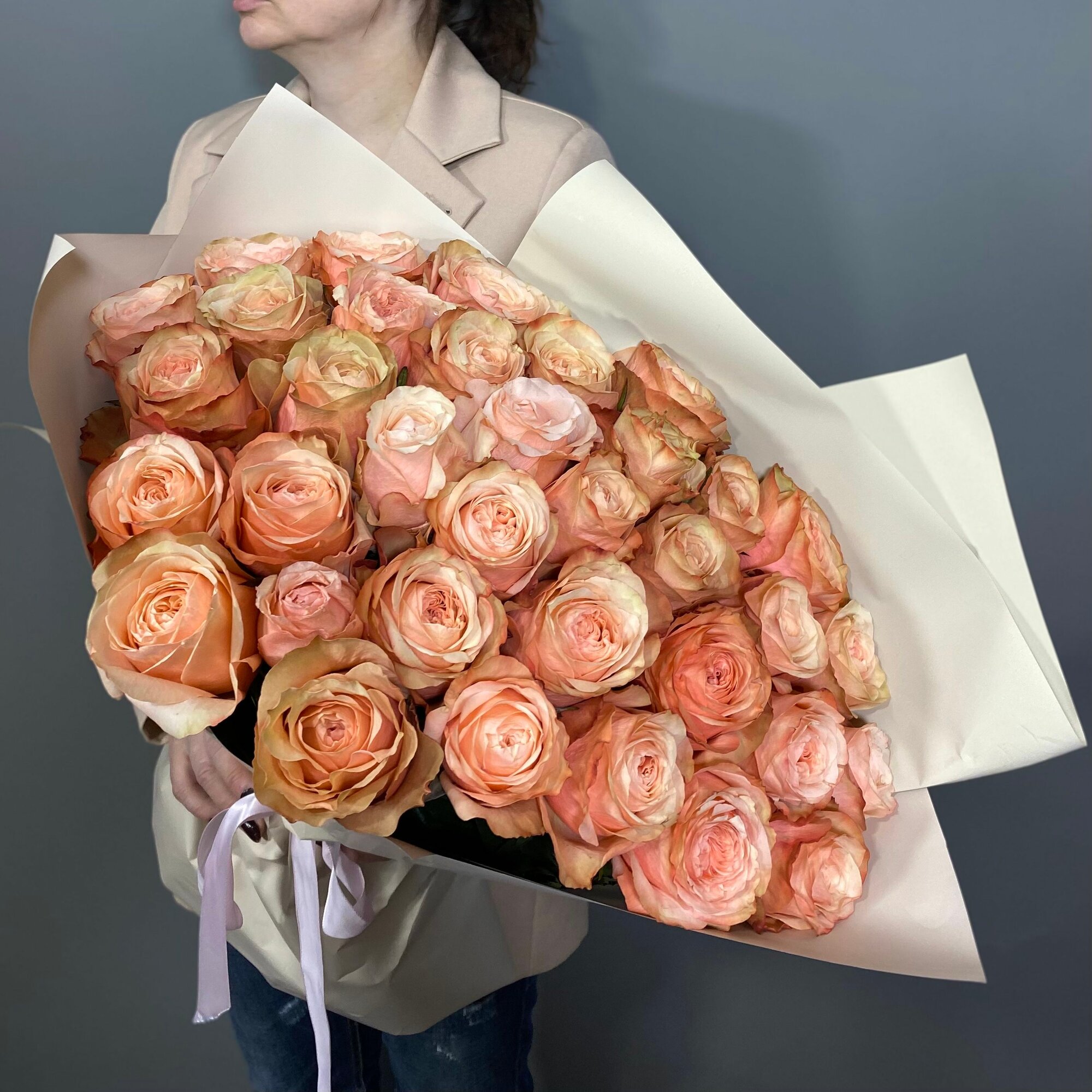 Нежный букет (15 шт. французская роза, 0 маттиола, 10 эустома, 10 эвкалипт.) — фото 1