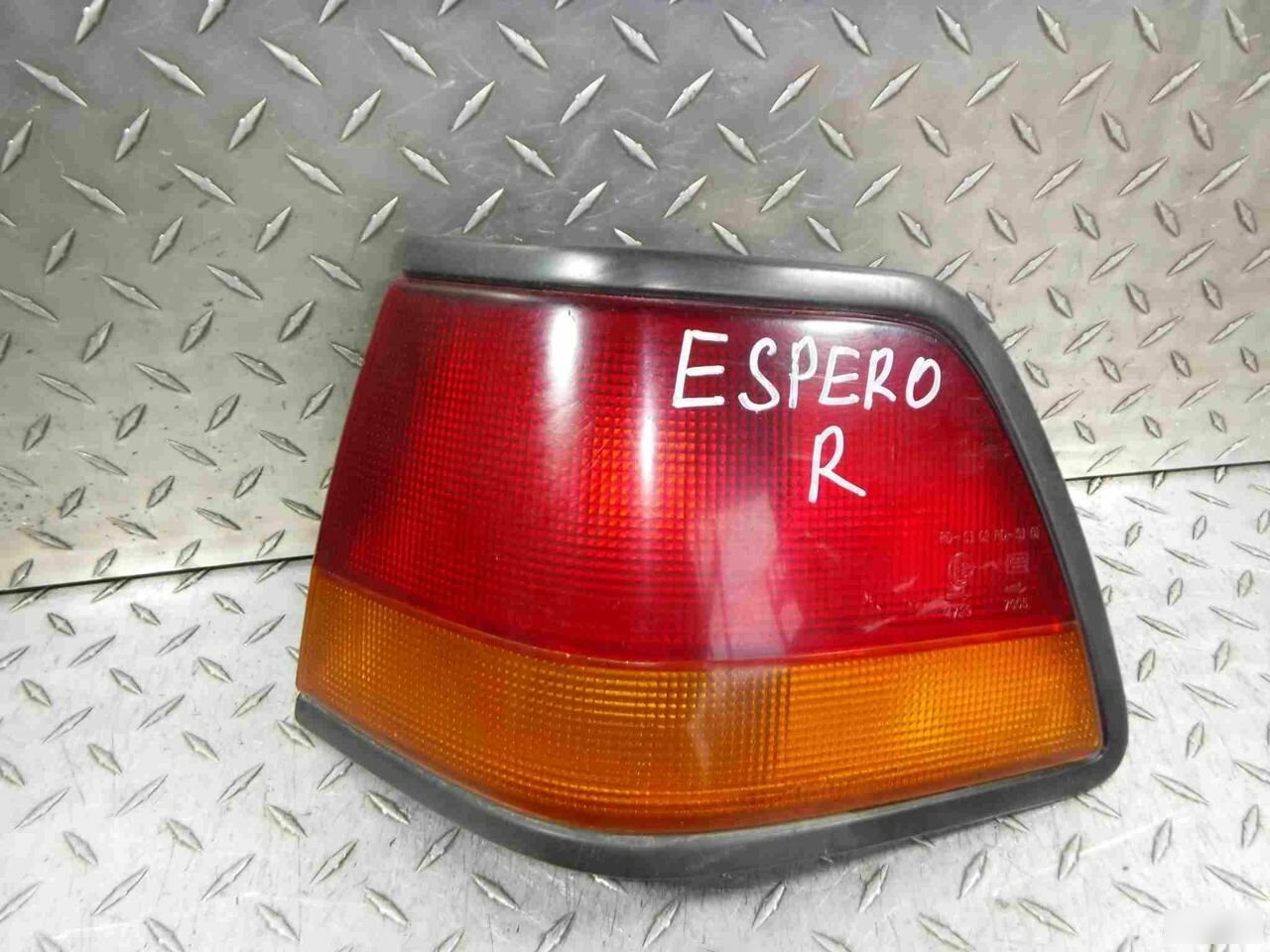 Фонарь задний правый Daewoo Espero I (1990—1999) 96185166