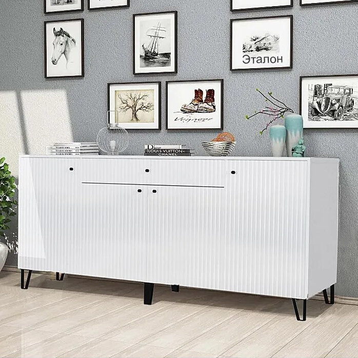 Комод на пластиковых опорах "Оливия" с выдвижным ящиком и полками (Белый/Белый Глянец Холодный Фрезеровка)