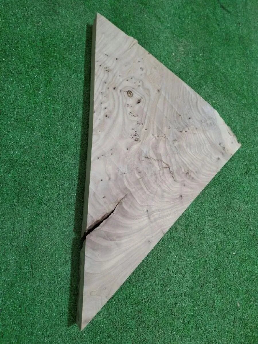 Слэб массив Каповый карагач (670 - 380 - 45 мм)