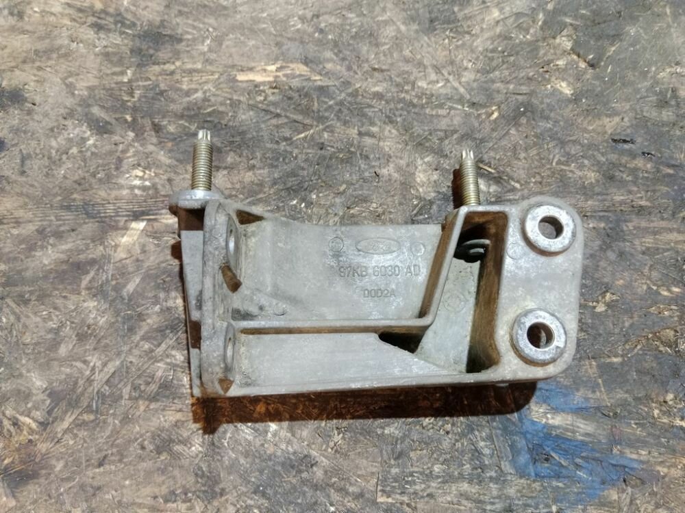 Кронштейн опopы двигателя пpaвый Ford Ka I Б/У с пробегом
