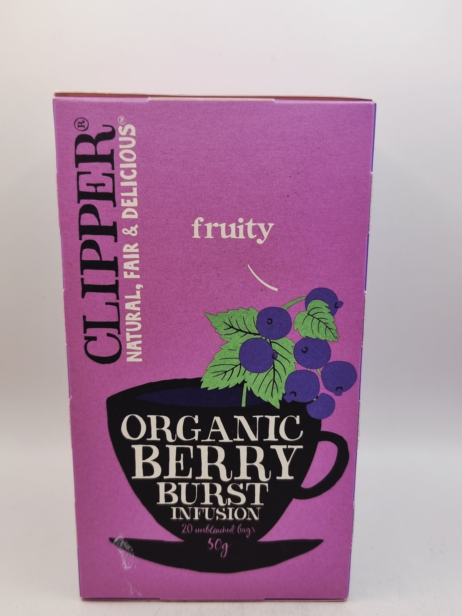 Чай фруктовый Clipper Organic Berry Burst Infusion (черная смородина и малина) 20 пакетиков, 50 г (из Финляндии)