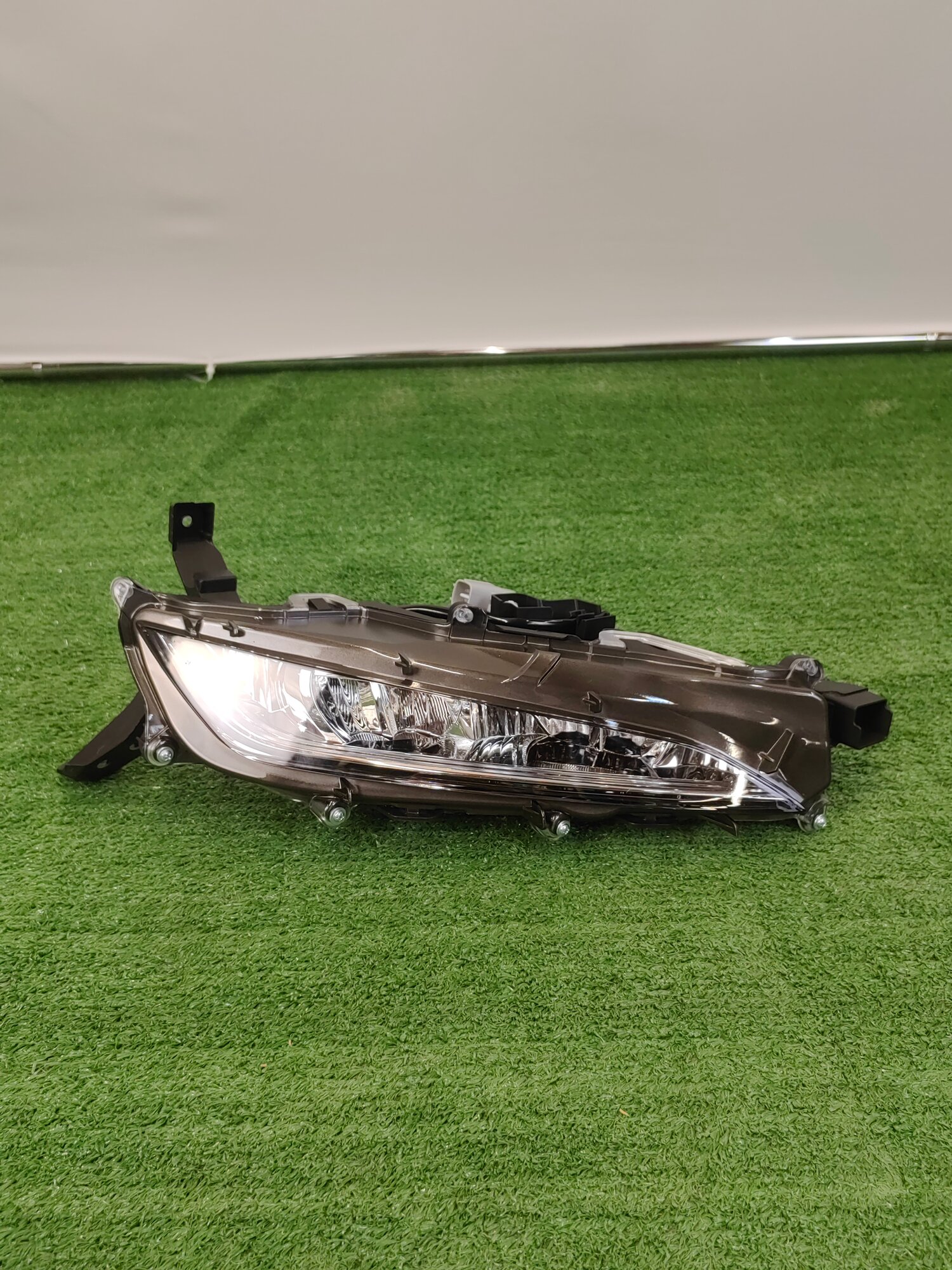 Toyota ПТФ правая Lexus RX 8121048060