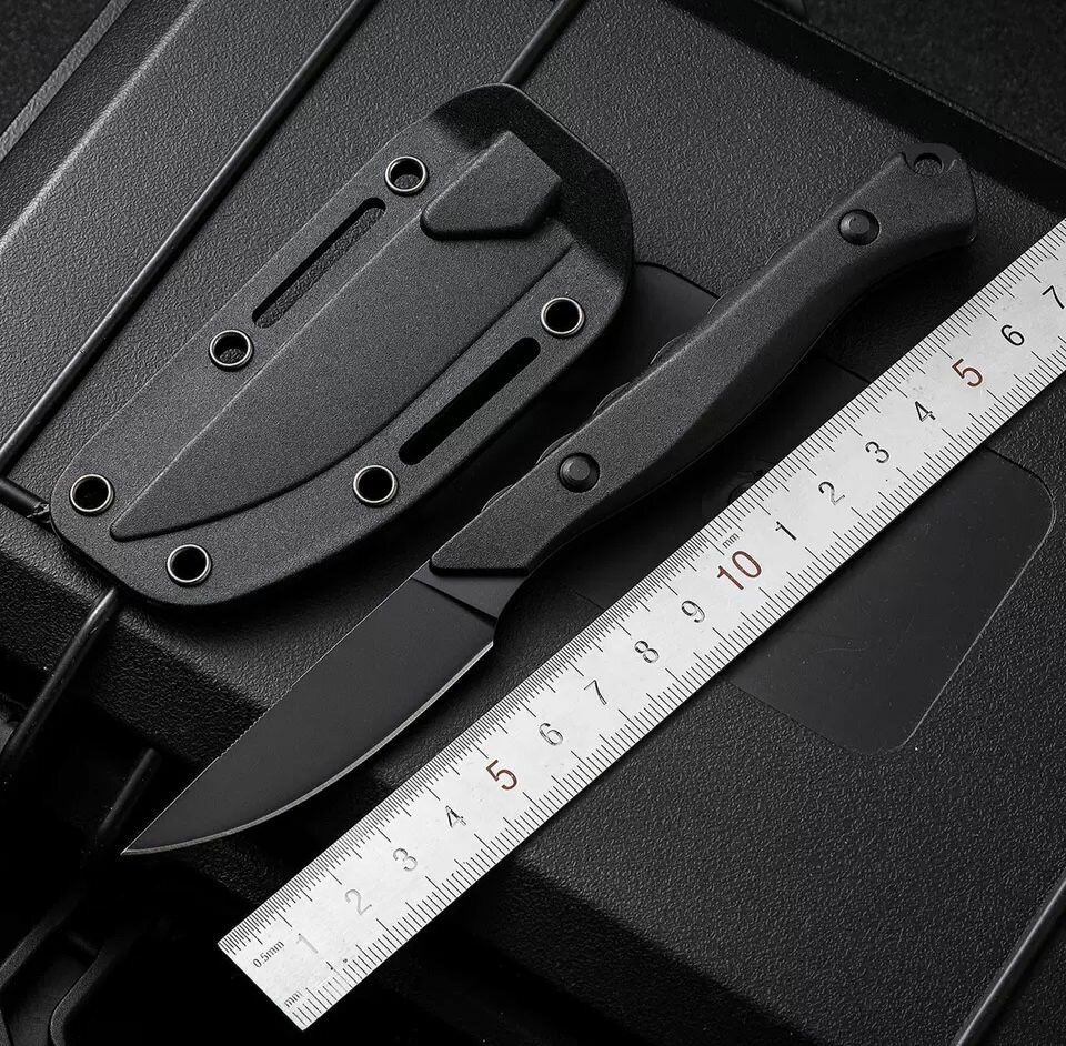 Абсолютно черный Benchmade 15700