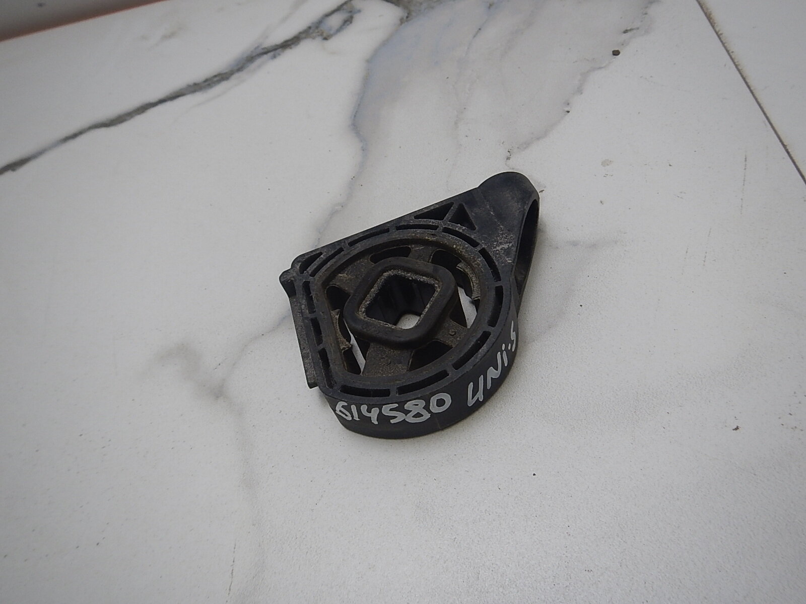 Б/У Кронштейн радиатора, Changan (Чанган)-CS55 PLUS (UNI-S)(19-) CHANGAN CS55 Plus (UNI-S)(19-) Без видимых повреждений....