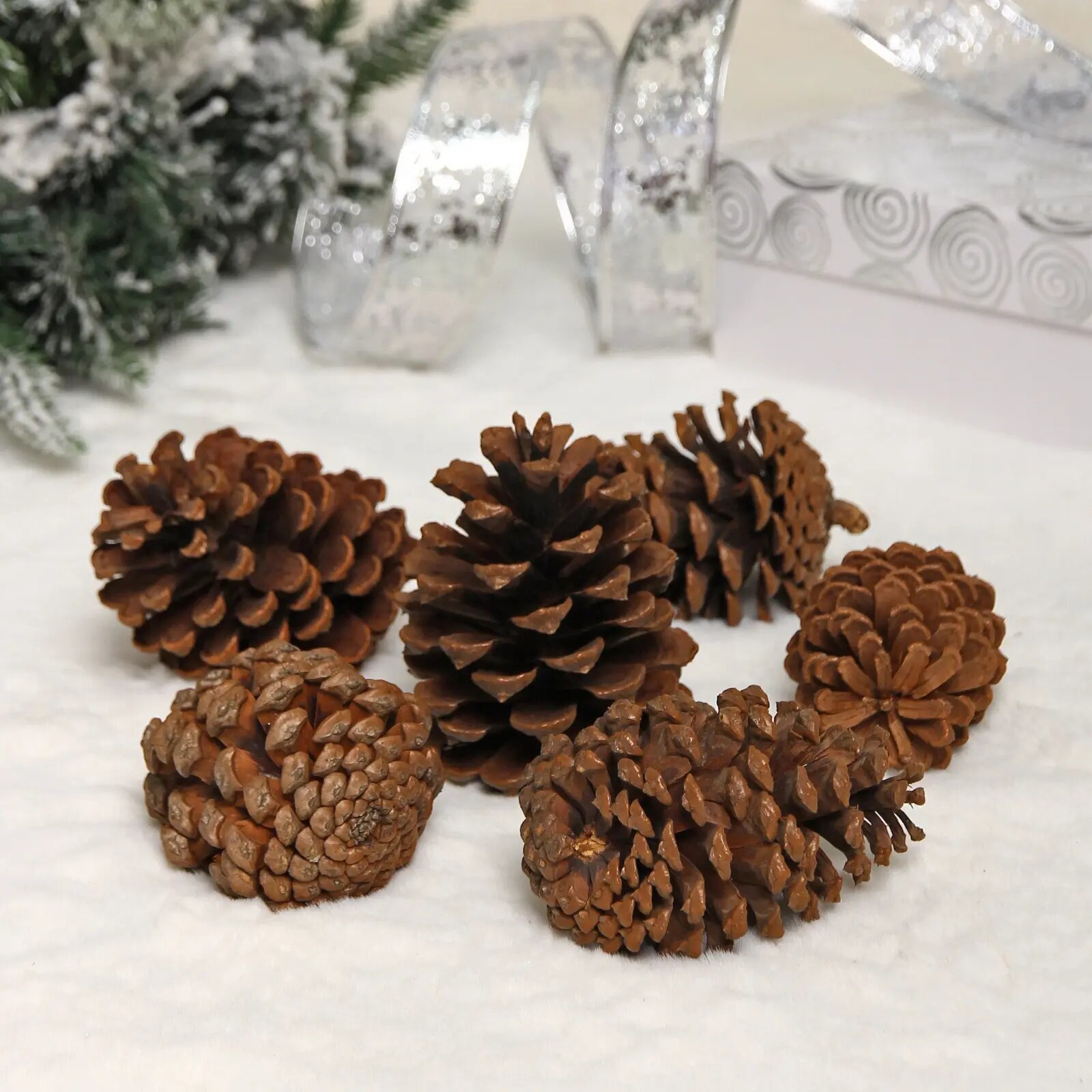 Набор новогодних шишек "Волшебные шишки", 6 шт, дерево, 8 см