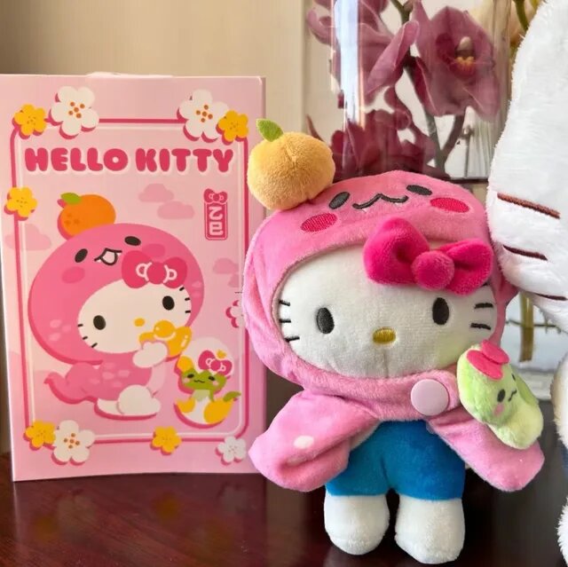 Брелок для сумочки с подвеской Hello Kitty в виде мультяшной плюшевой куклы Sanrio 2025 года «Год Змеи», аниме, кавайный, для девочек, подарочные аксессуары, Height:1PCs