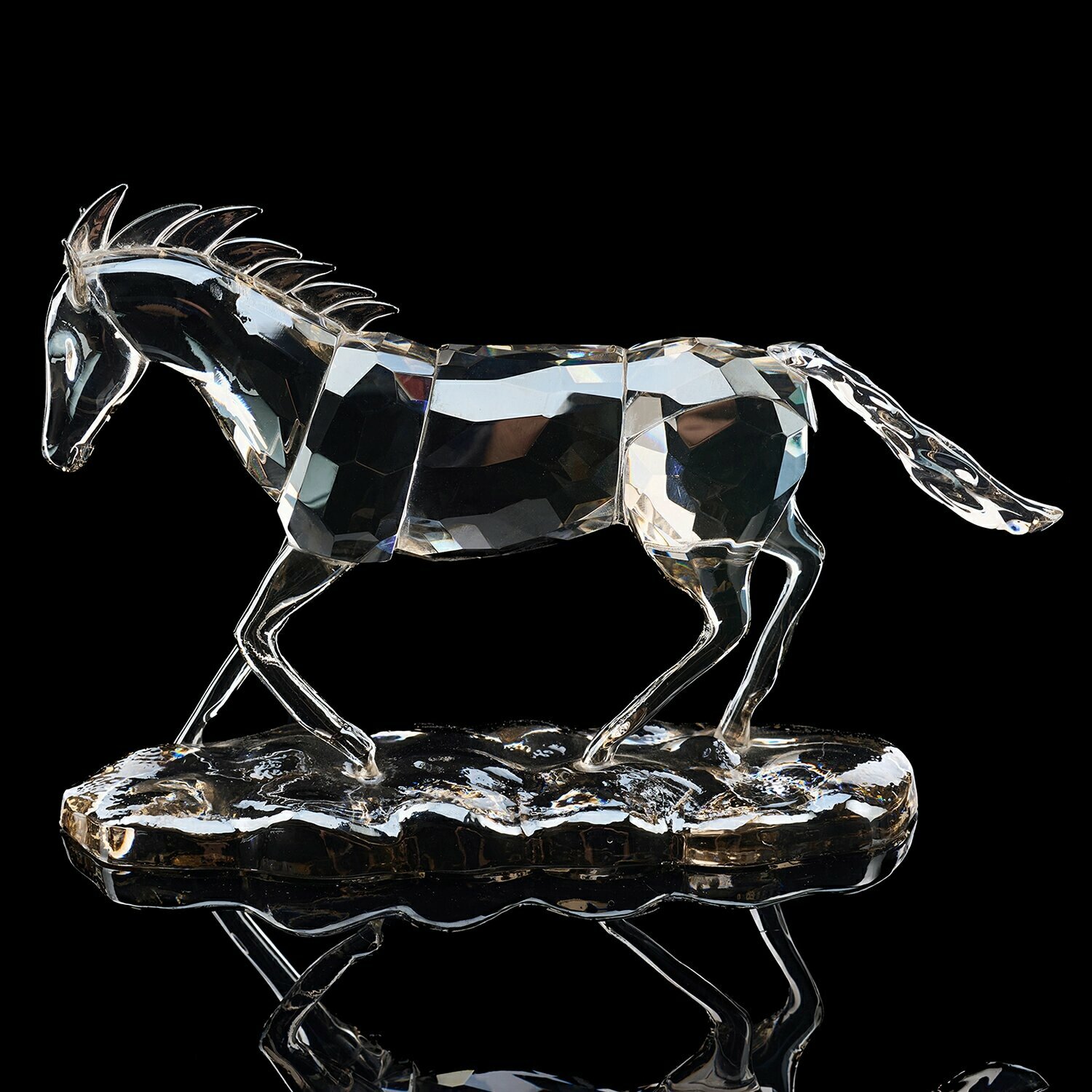 Символ 2026 года. Статуэтка из хрусталя "Лошадь". Asfour Crystal покрытие Aura