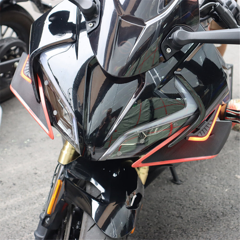 2шт Мотоцикл Передний Боковой Спойлер Крылышки Аэродинамический Комплект Крыльев Фиксированные Ветровые Крылья со Светодиодной Подсветкой Клейкая Декоративная Наклейка