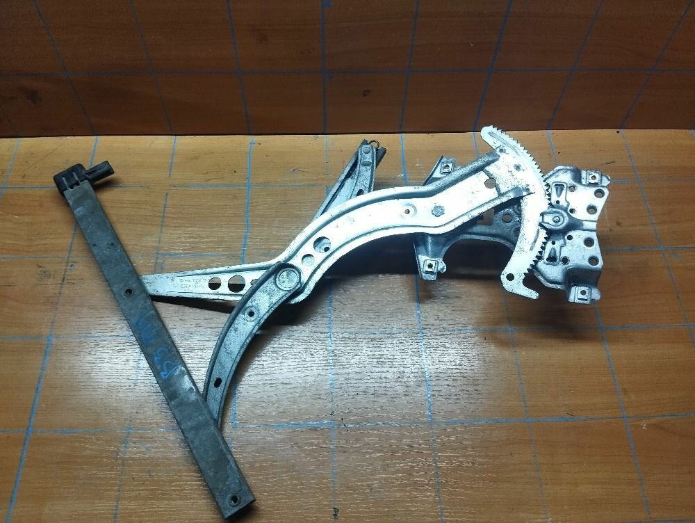 Стеклоподъемник передний правый Пассат Б3 Б/У с пробегом