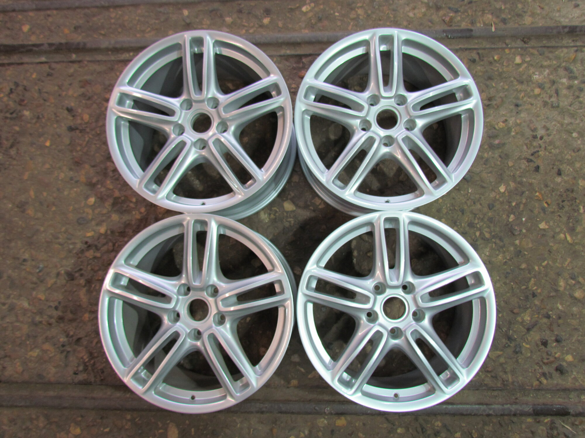 Комплект колесных дисков Разноширокий Porsche R19 9/10J ET60/61 5*130 DIA71.6 (оригинал) 0024150