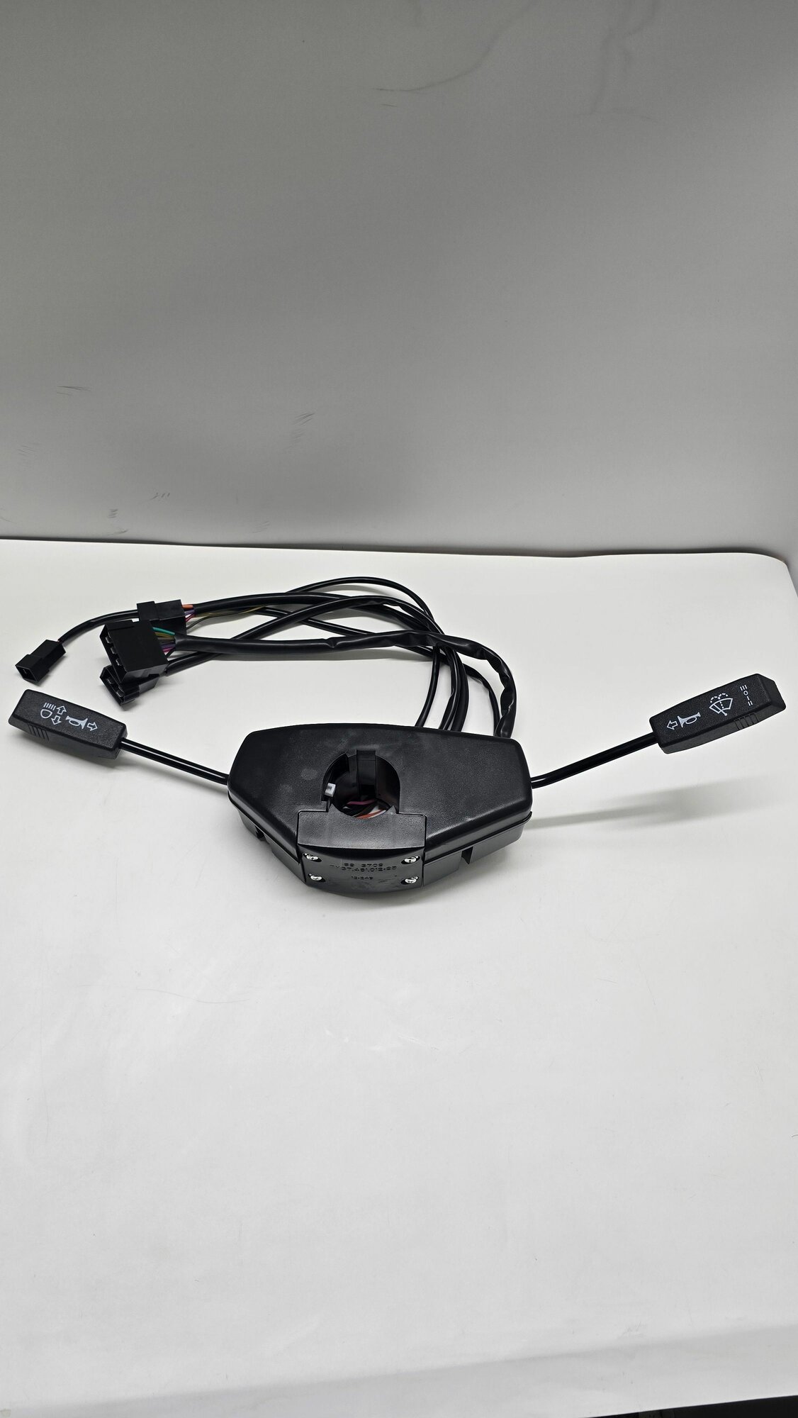 Переключатель указателей поворота и света с двумя рычагами для КАМАЗ, МАЗ, ЛиАЗ