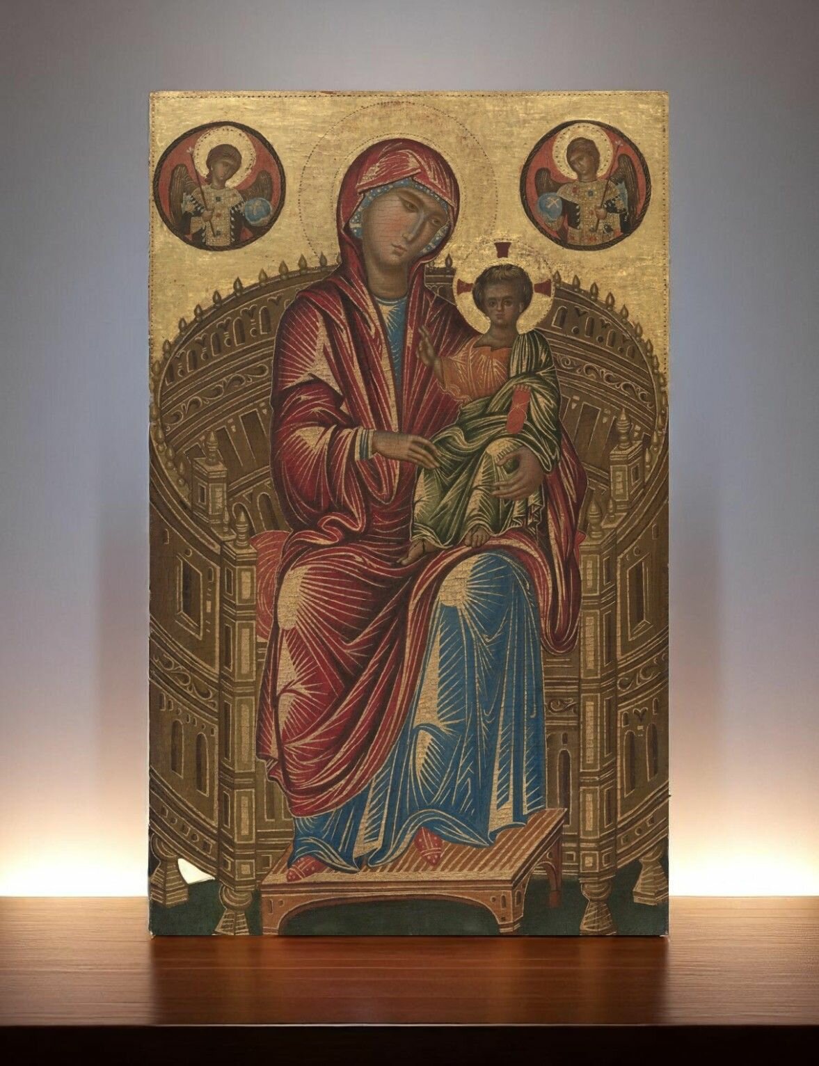 Одигитрия икона Божией Матери на троне с Младенцем Христом Византия XIII век деревянная на левкасе 13 см