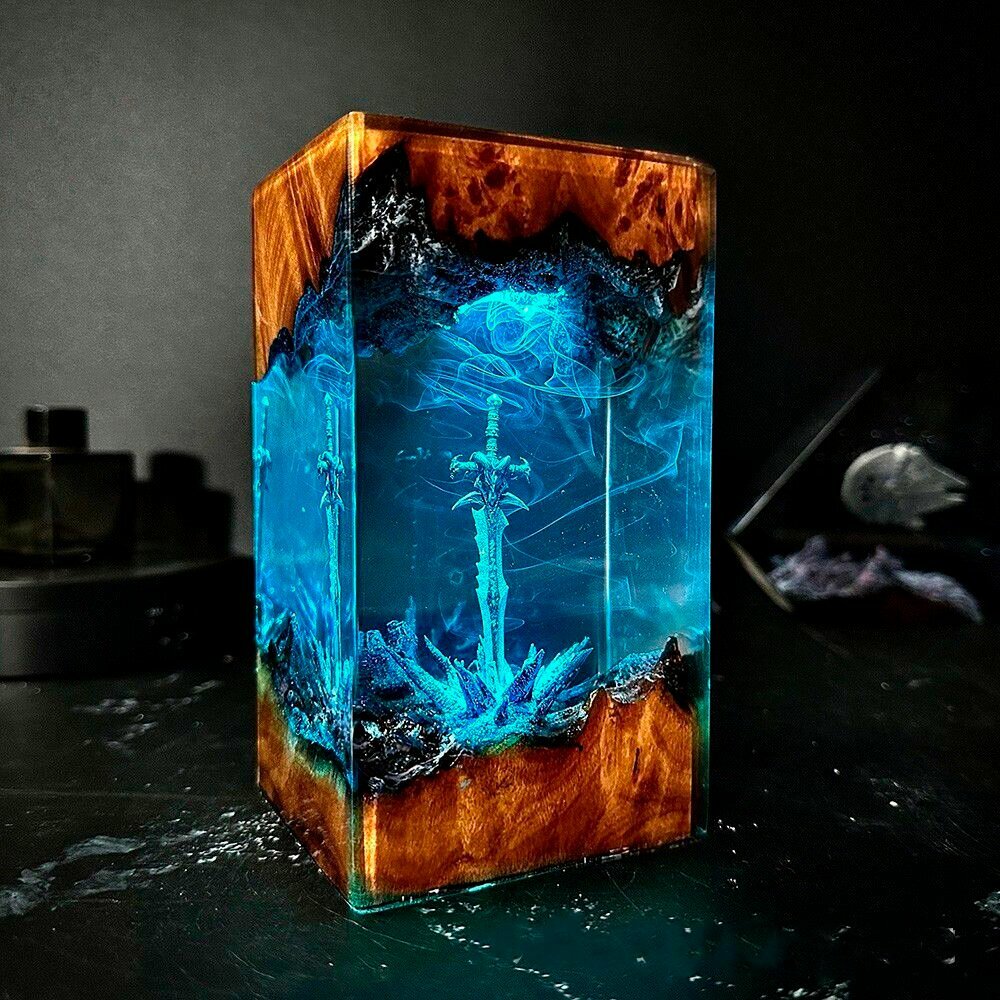 Светильник Меч Ледяная Скорбь из игры World of Warcraft 18x9.5*7.5см