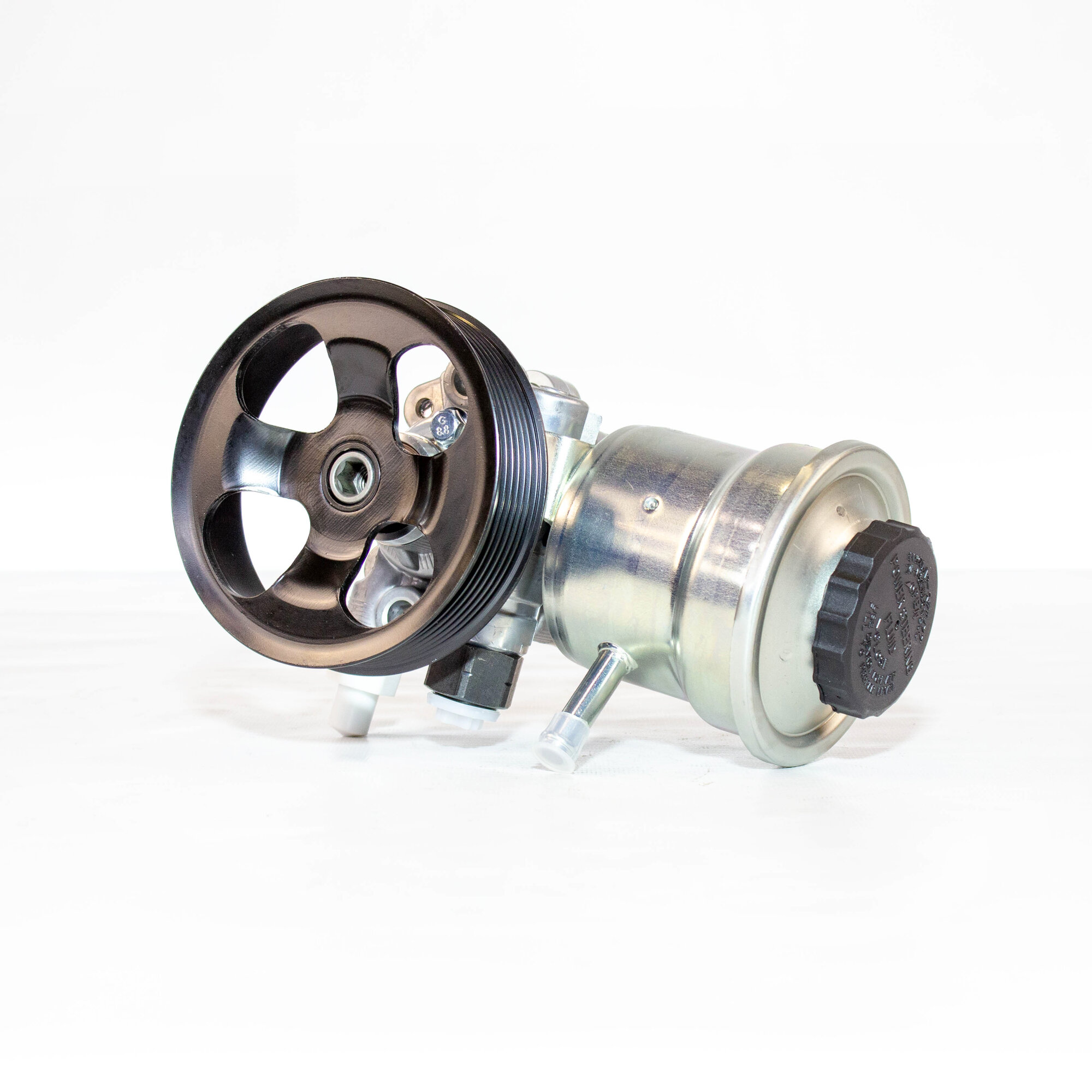 Насос гидроусилителя руля Nadoka для Toyota HILUX INNOVA TGN4#/TGN1# 04-08