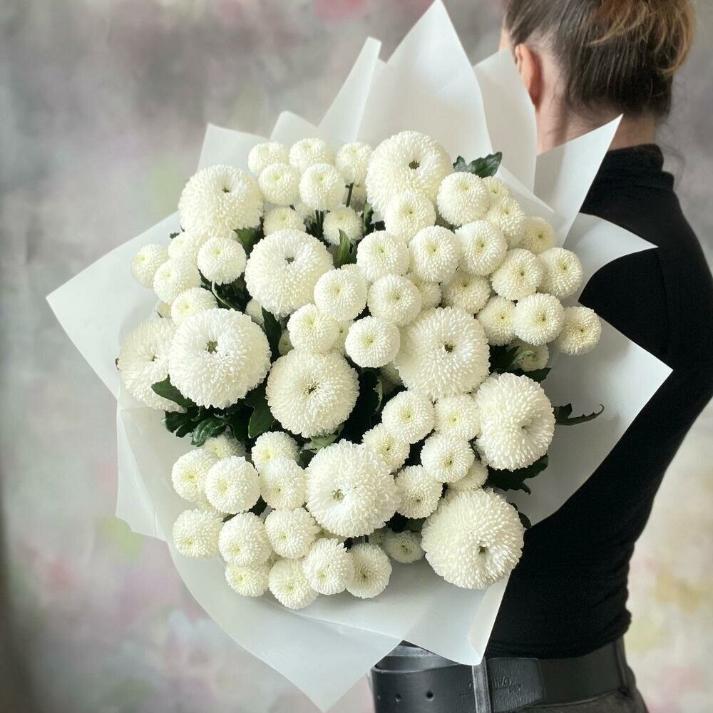 Букет из белых хризантем