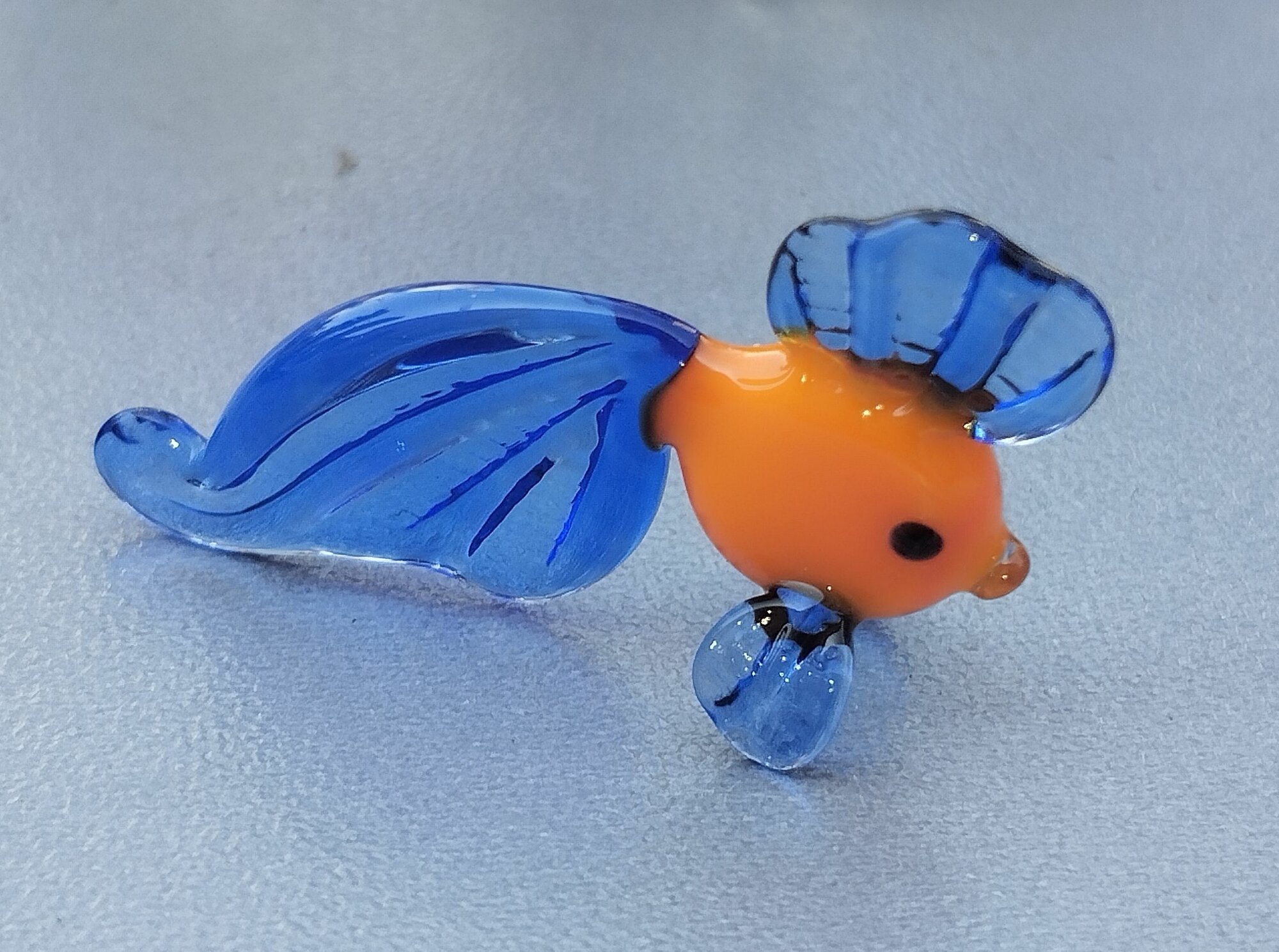 Стеклянная микро фигурка рыба