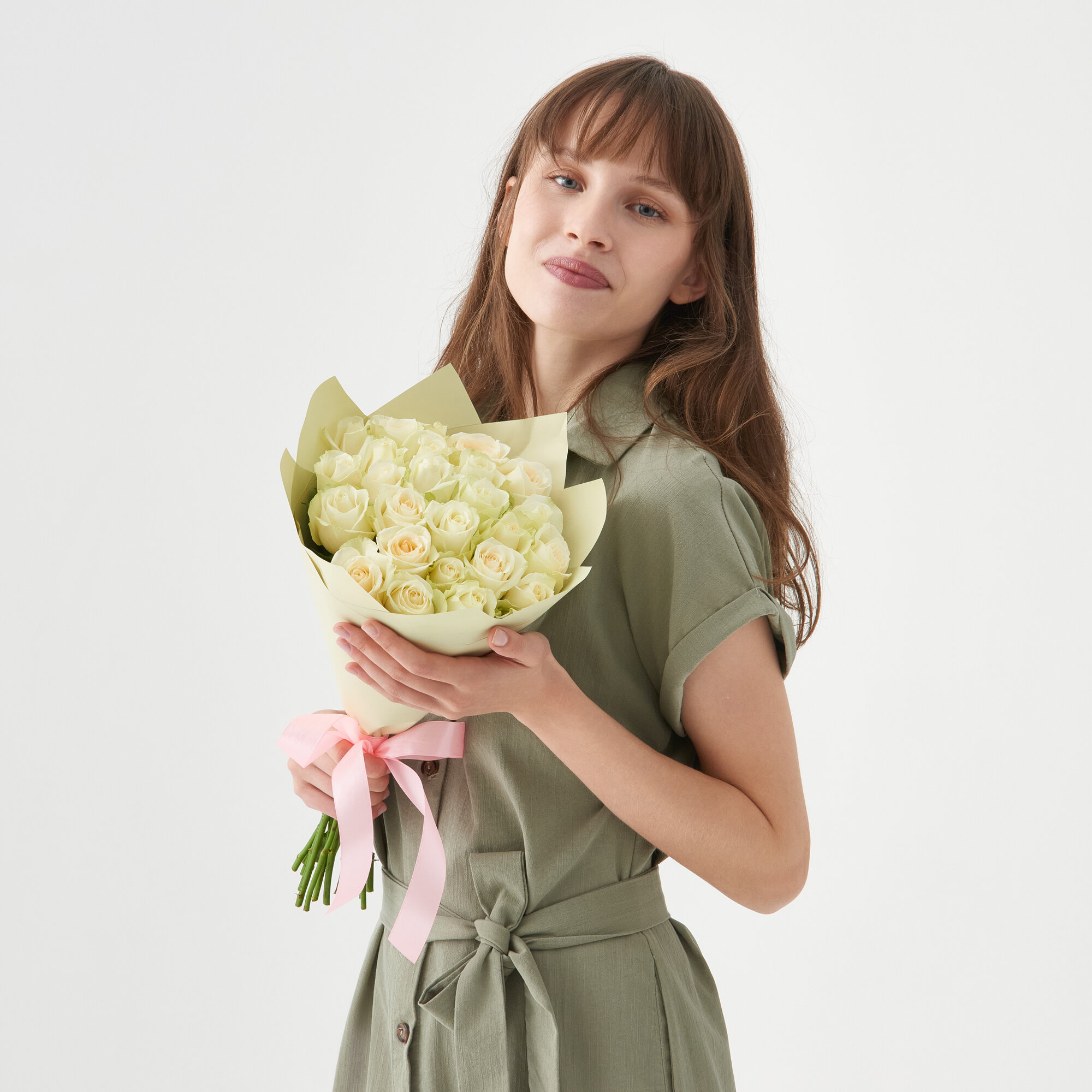 25 белых роз 40 см, розы с доставкой, цветы с доставкой по Москве