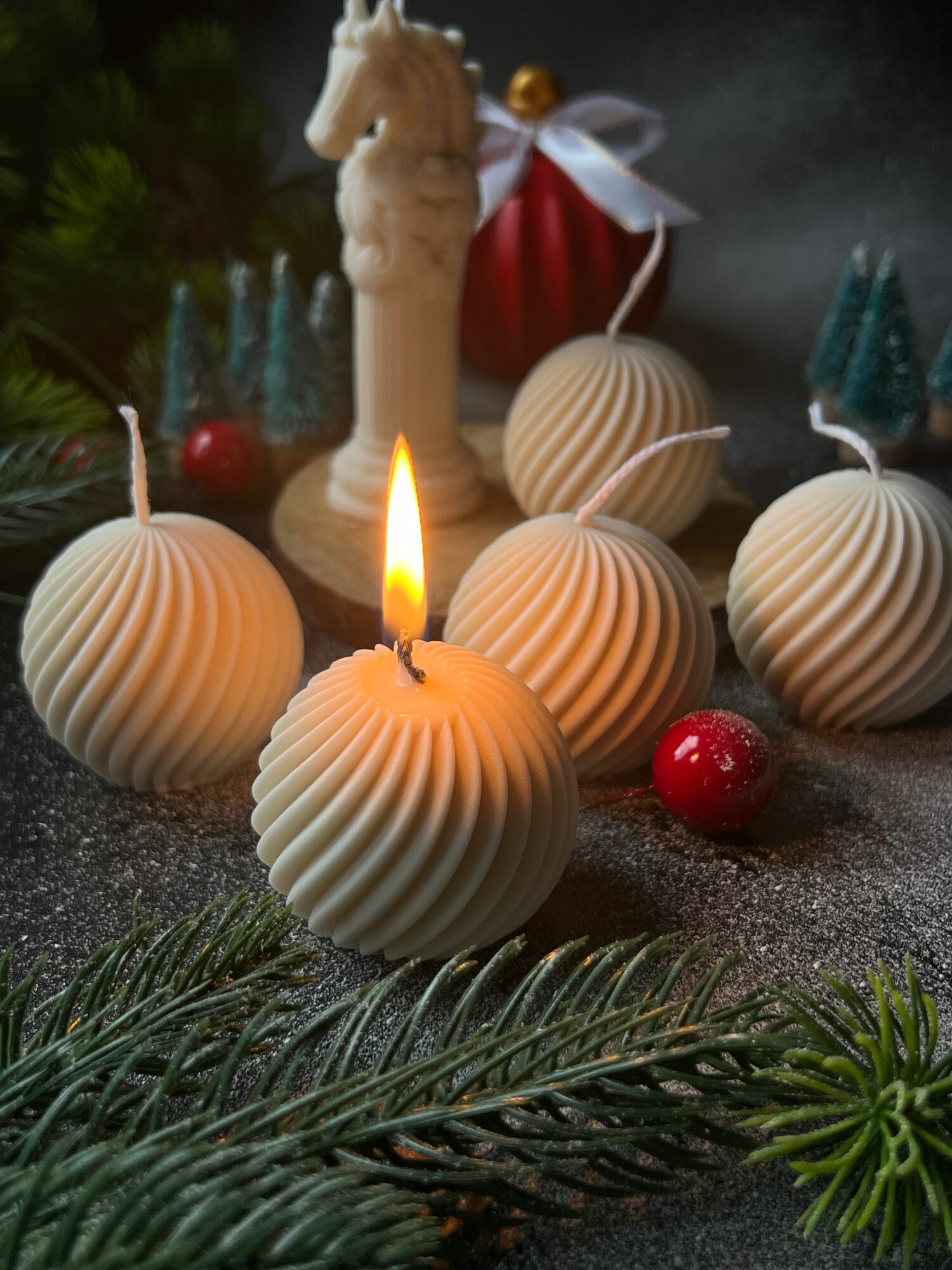 Свеча "Новогодний шарик" маленький