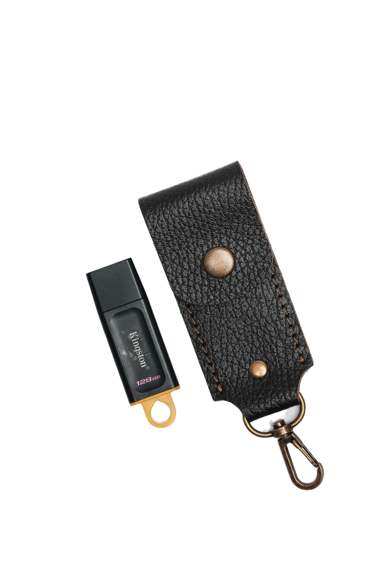 Кожаный чехол для USB карты, ЭЦП, карты памяти, флешкарты, из натуральной кожи, фактура ребристая — фото 1