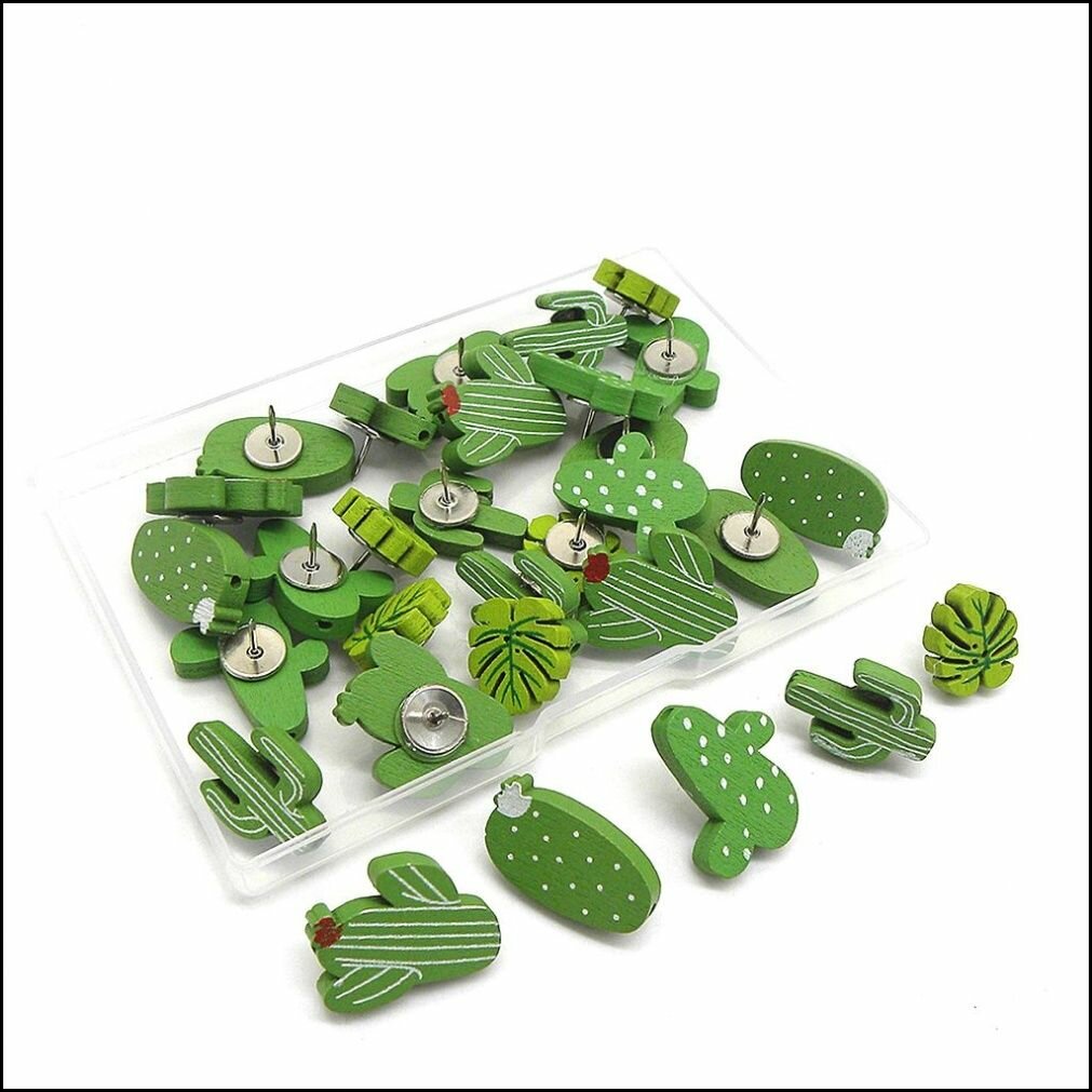 Эксклюзивная пробковая доска с деревянными кнопкамикактусами комплектуется стационарными Iобразными гвоздями для самостоятельного настенного монтажа