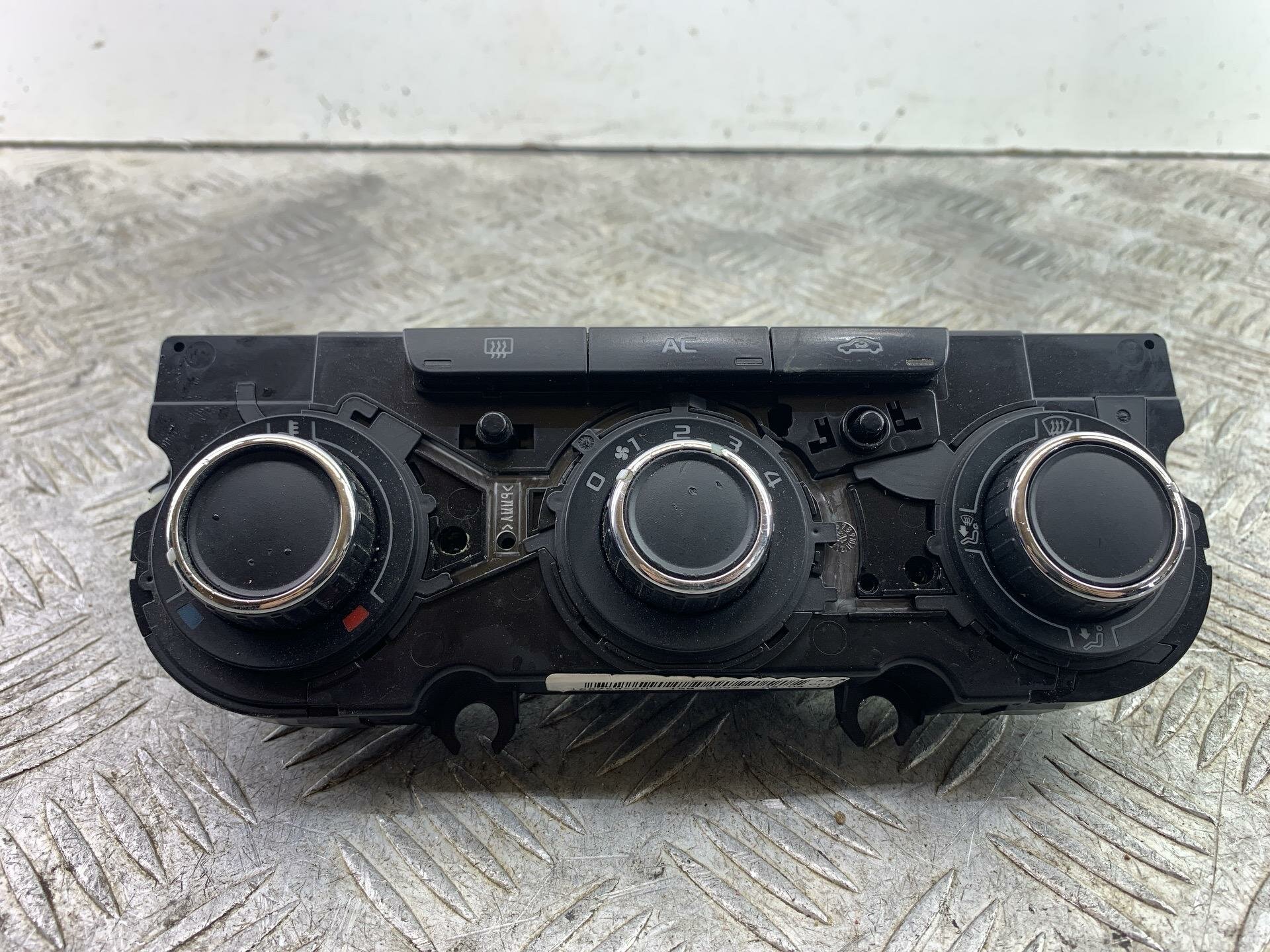 Блок управления печки/климат-контроля Skoda Yeti 2013 5HB00975260