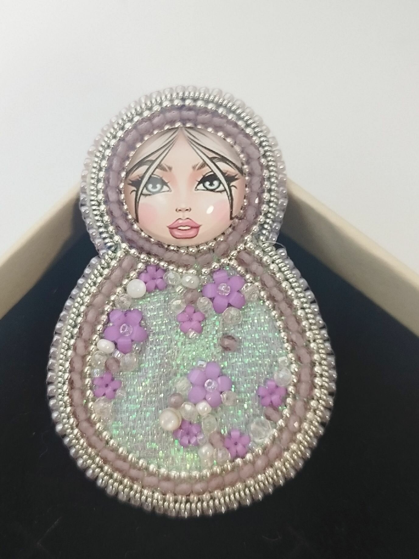 Брошь, бисер, стекло