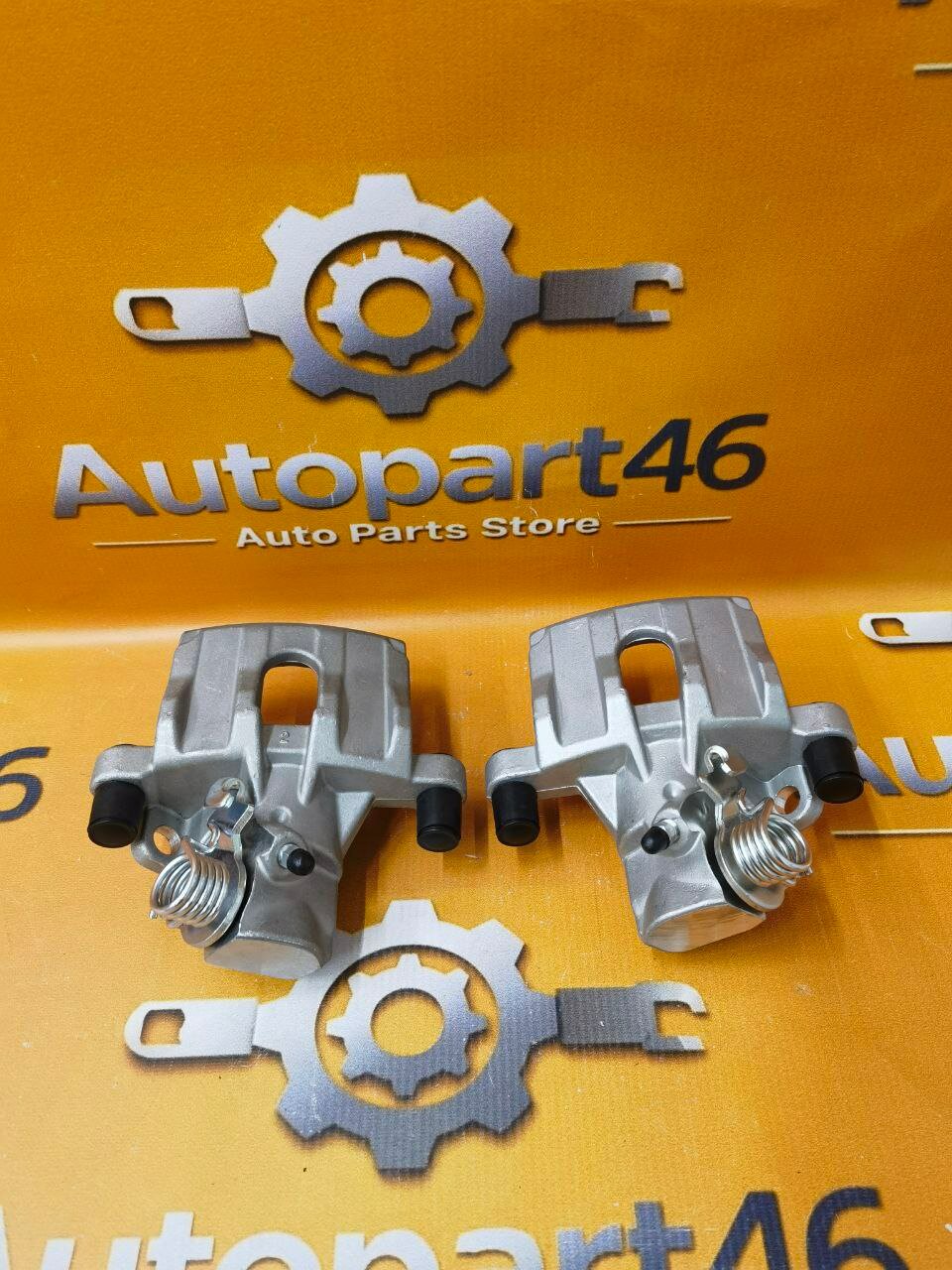 Суппорта задние левый и правый Фокус 2 мазда 3 БК FORD FOCUS 03-12/MAZDA 3 03-09