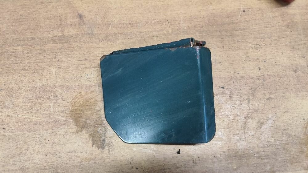 Лючок бензобака Volkswagen Transporter T4 701809905