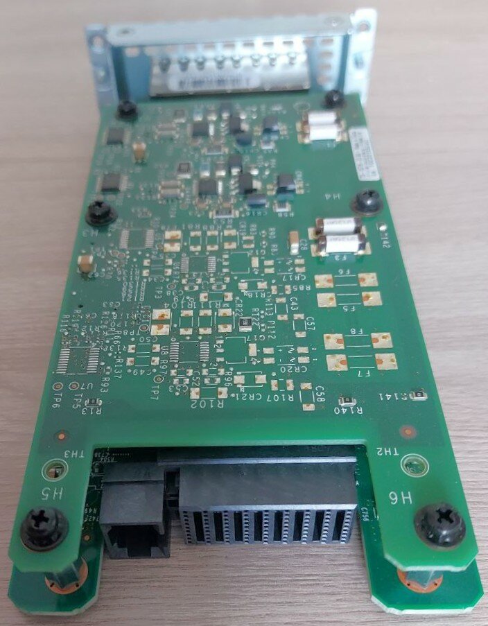 Модуль Cisco NIM-4FXO 4-port совместим с ISR Cisco 4000