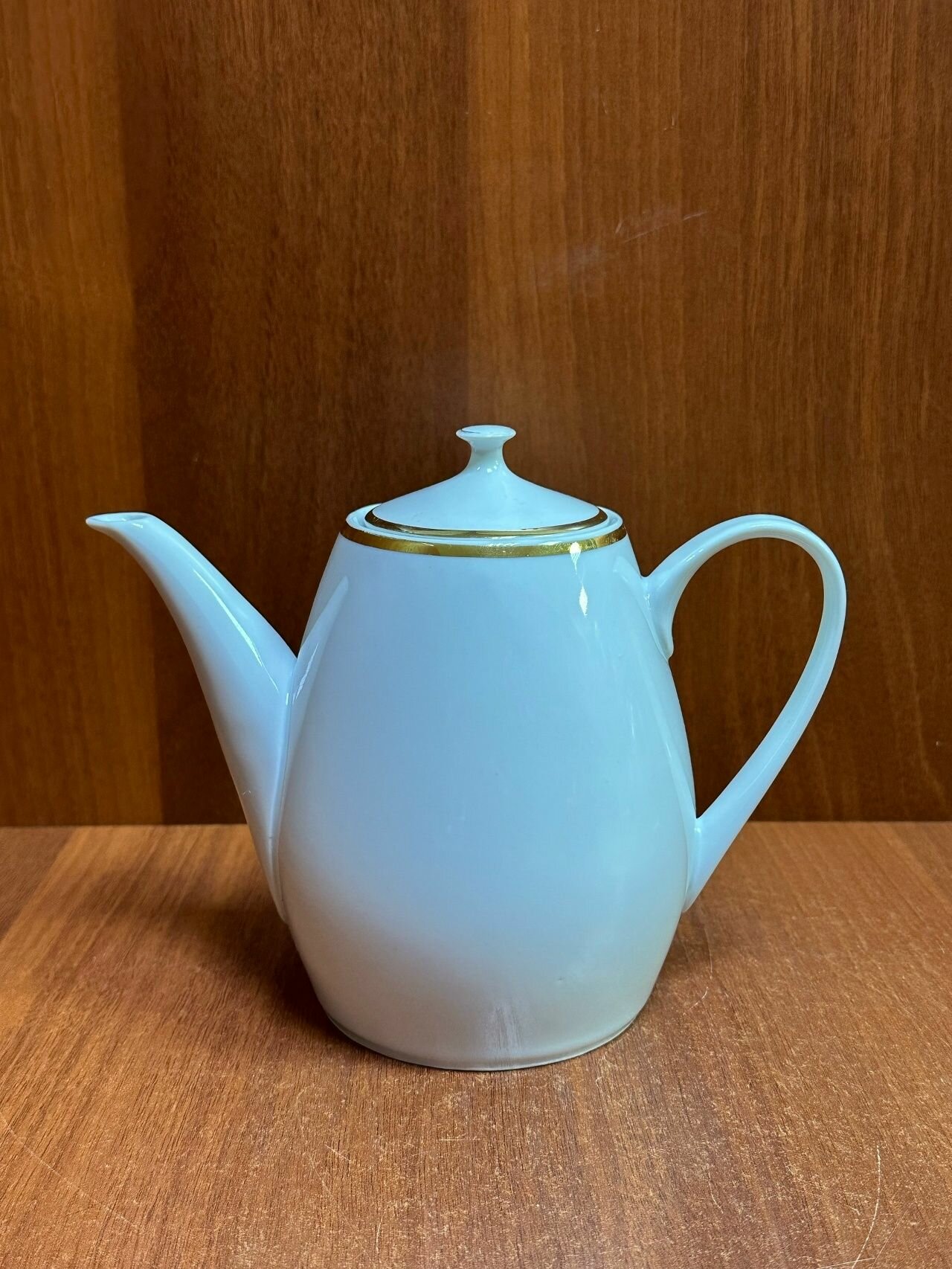 Кофейник Белый цвет! Фарфор! Позолота BOHEMIA Чехословакия высота 17 см Красивый!