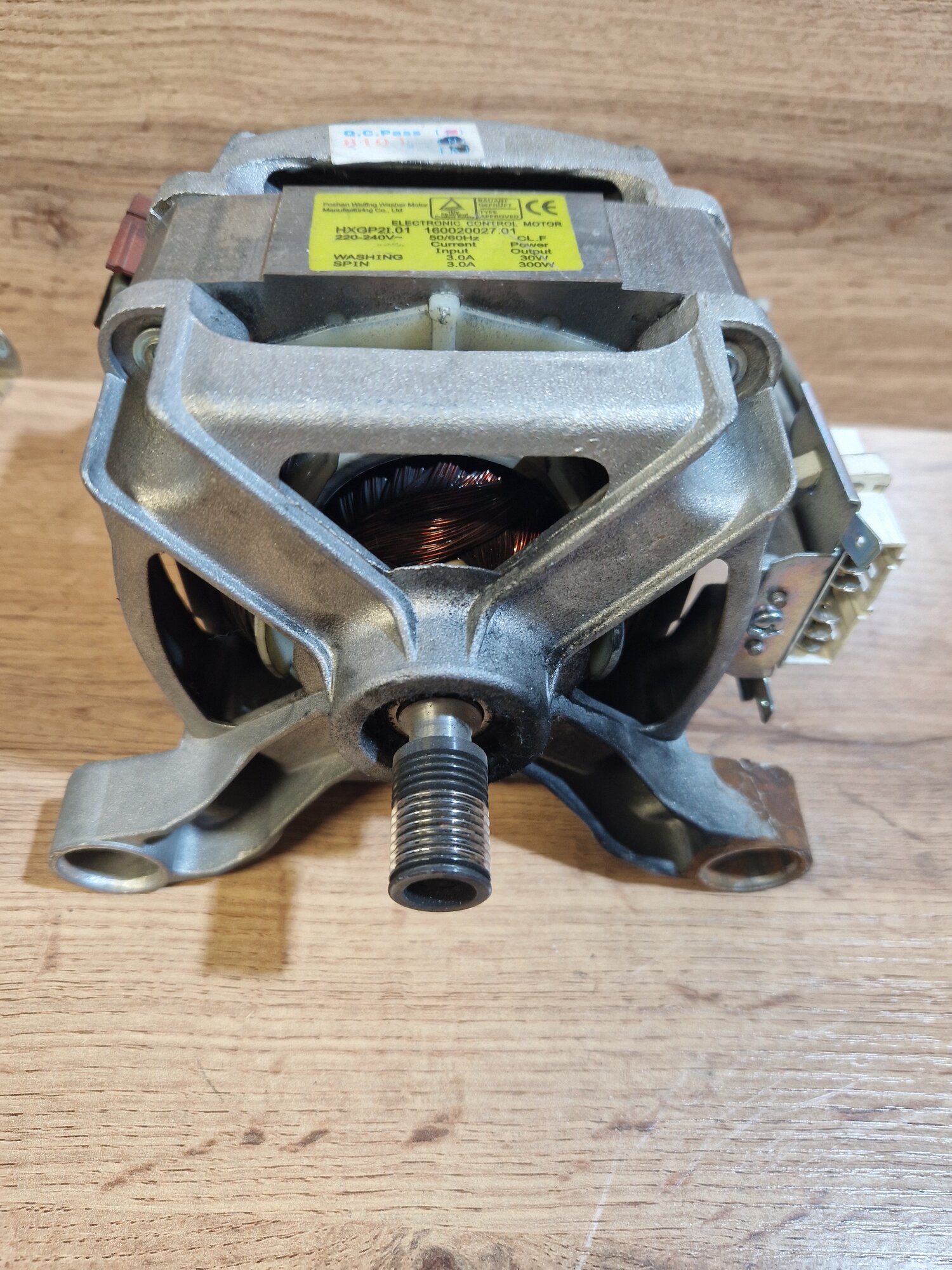 Двигатель для стиральной машины Indesit WISL102,б/у