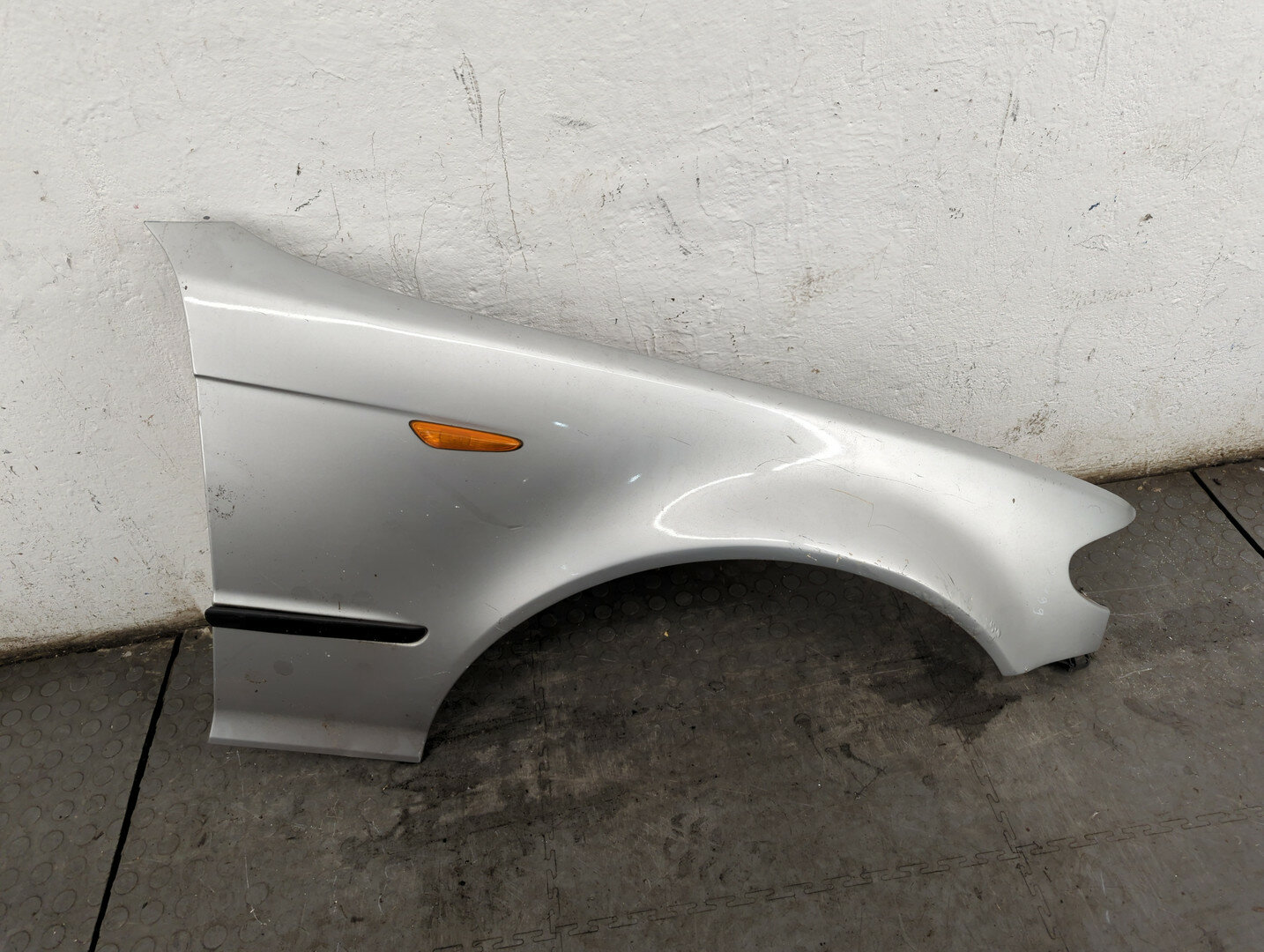 Крыло правое переднее BMW 3 E46 Б/У