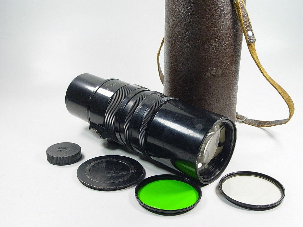 Теле объектив Таир-3 4.5/300 М42. Зомз, новый дизайн. Футляр, фильтры, крышки. Лот 1